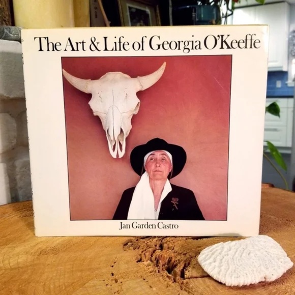 Crown | Accents | Book The Art Life Of Georgia Okeeffe | Poshmark